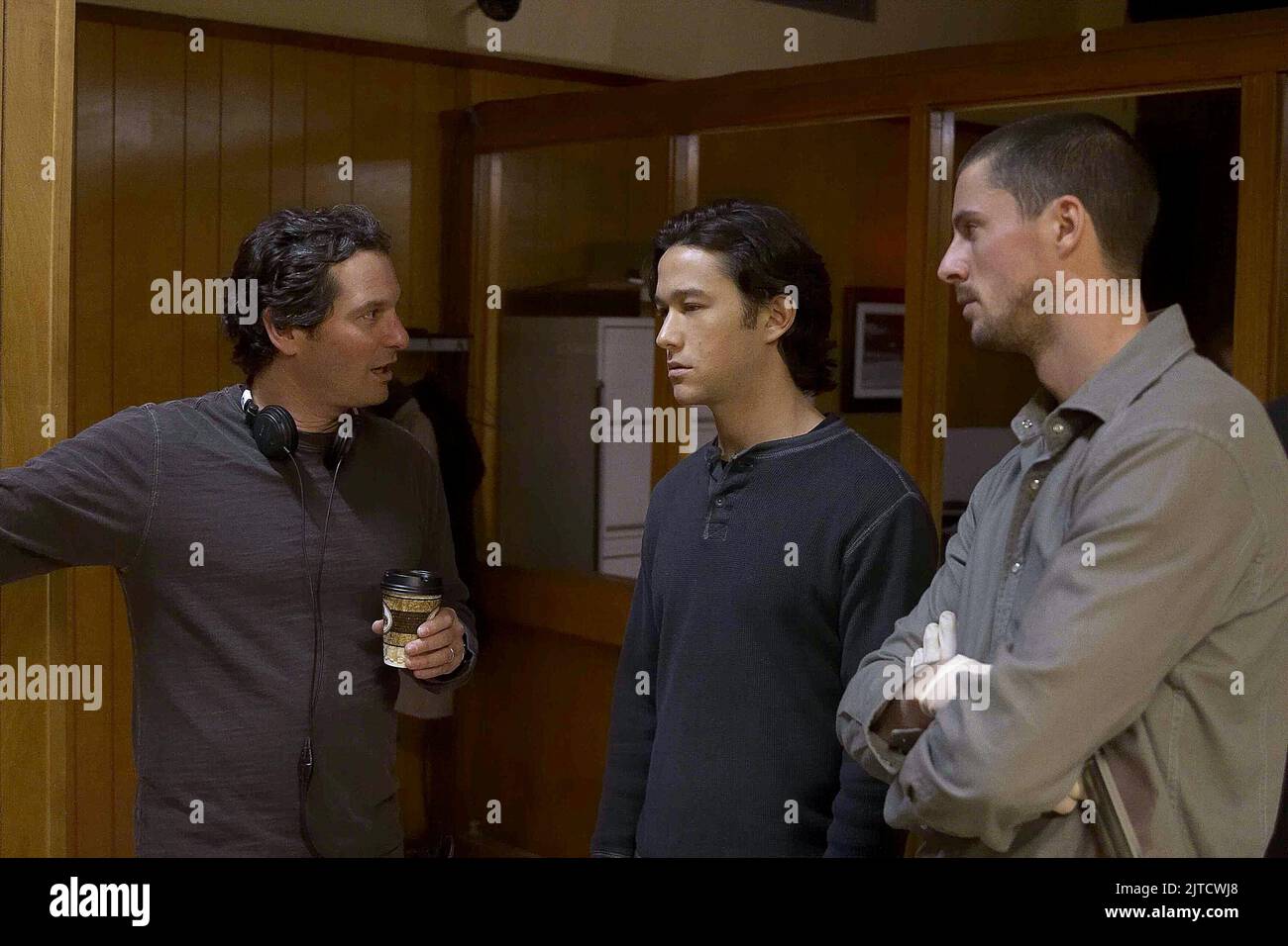 SCOTT FRANK, JOSEPH GORDON-LEVITT, MATTHEW GOODE, THE LOOKOUT, 2007 Stock Photo - Alamy