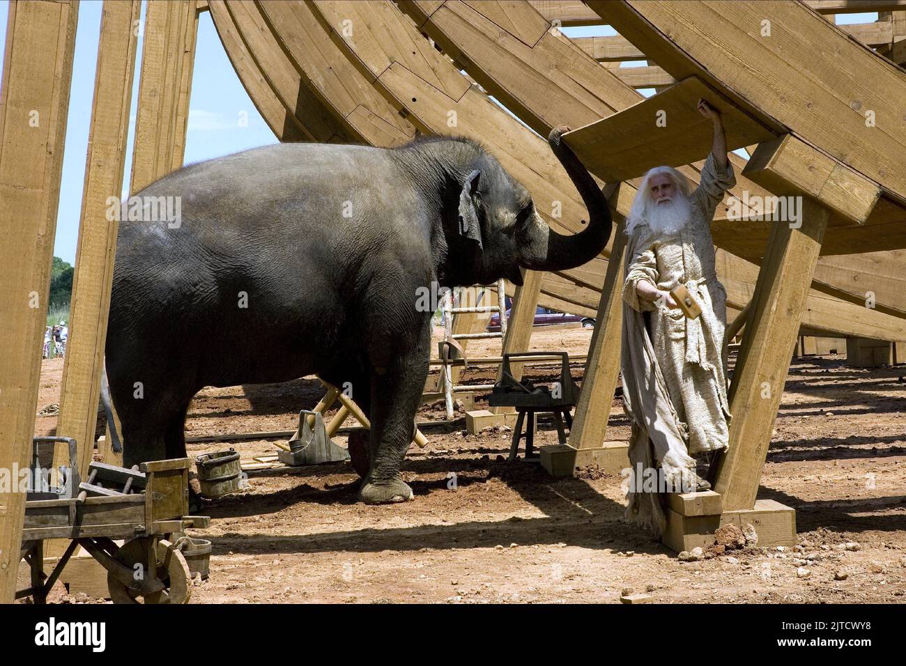 ELEPHANT, STEVE CARELL, EVAN ALMIGHTY, 2007 Stock Photo - Alamy