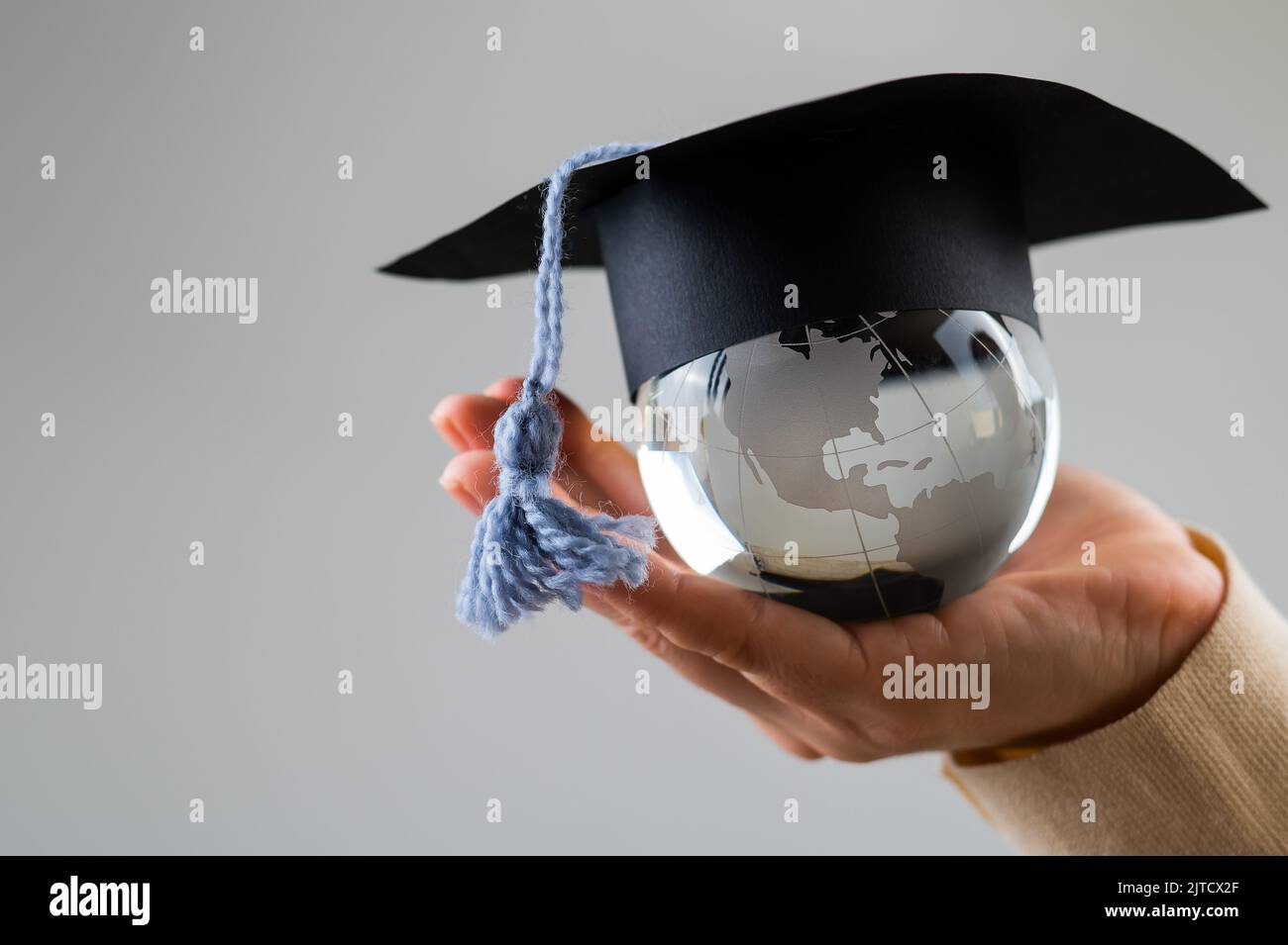 Student graduation cap map hi-res stock photography and images - Alamy