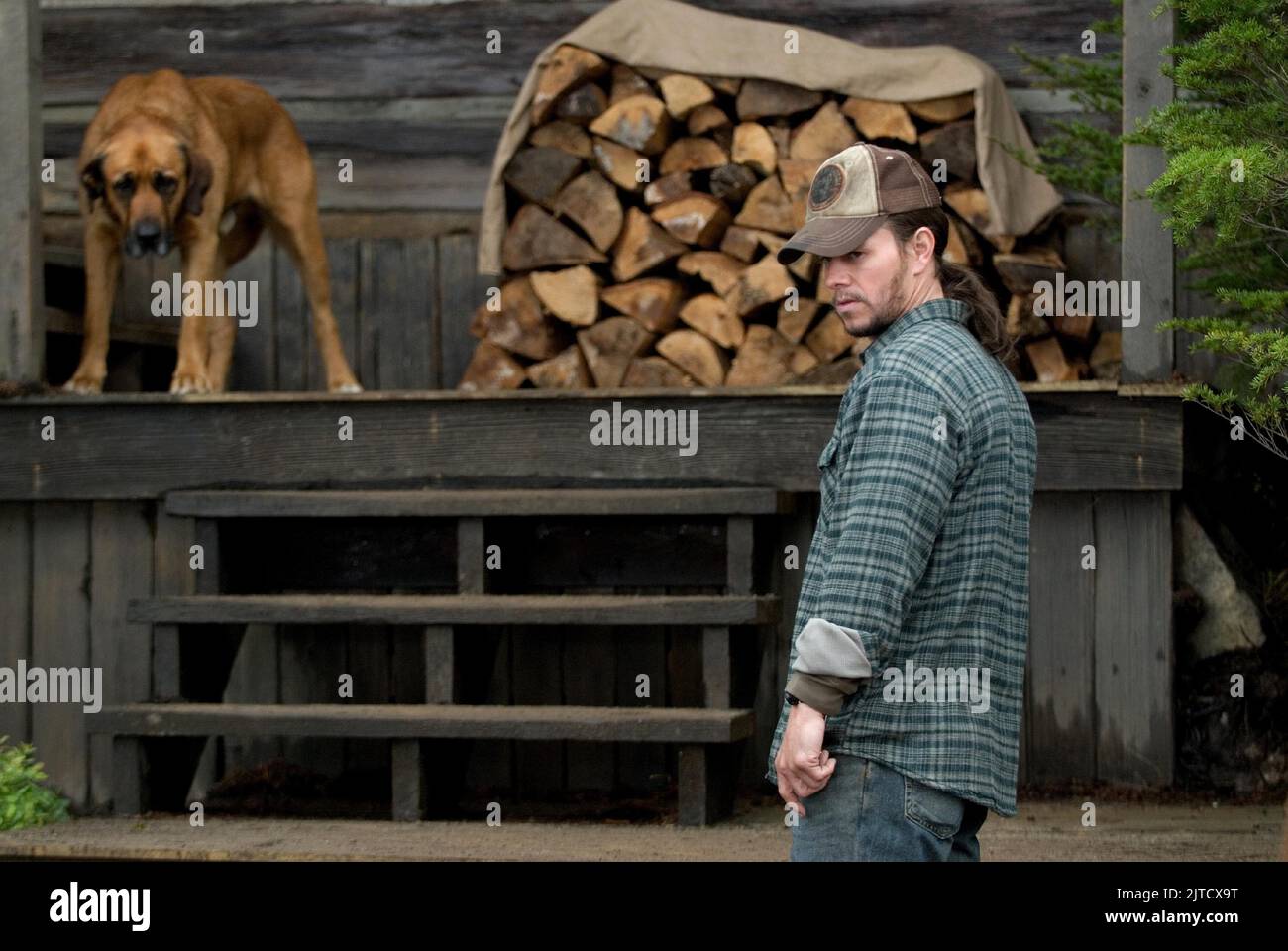 MARK WAHLBERG, SHOOTER, 2007 Stock Photo - Alamy