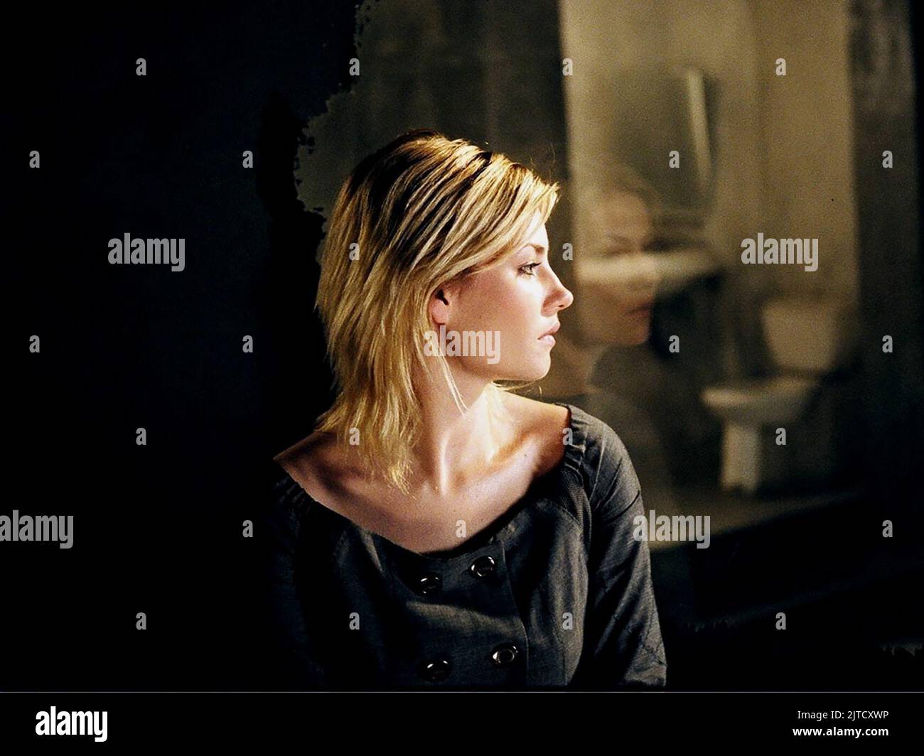 ELISHA CUTHBERT, CAPTIVITY, 2007 Stock Photo - Alamy
