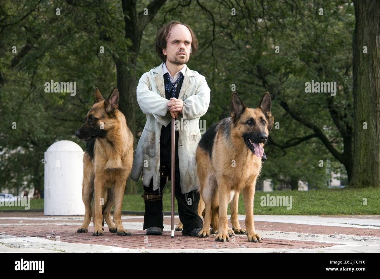 PETER DINKLAGE, ALSATIAN DOGS, UNDERDOG, 2007 Stock Photo - Alamy