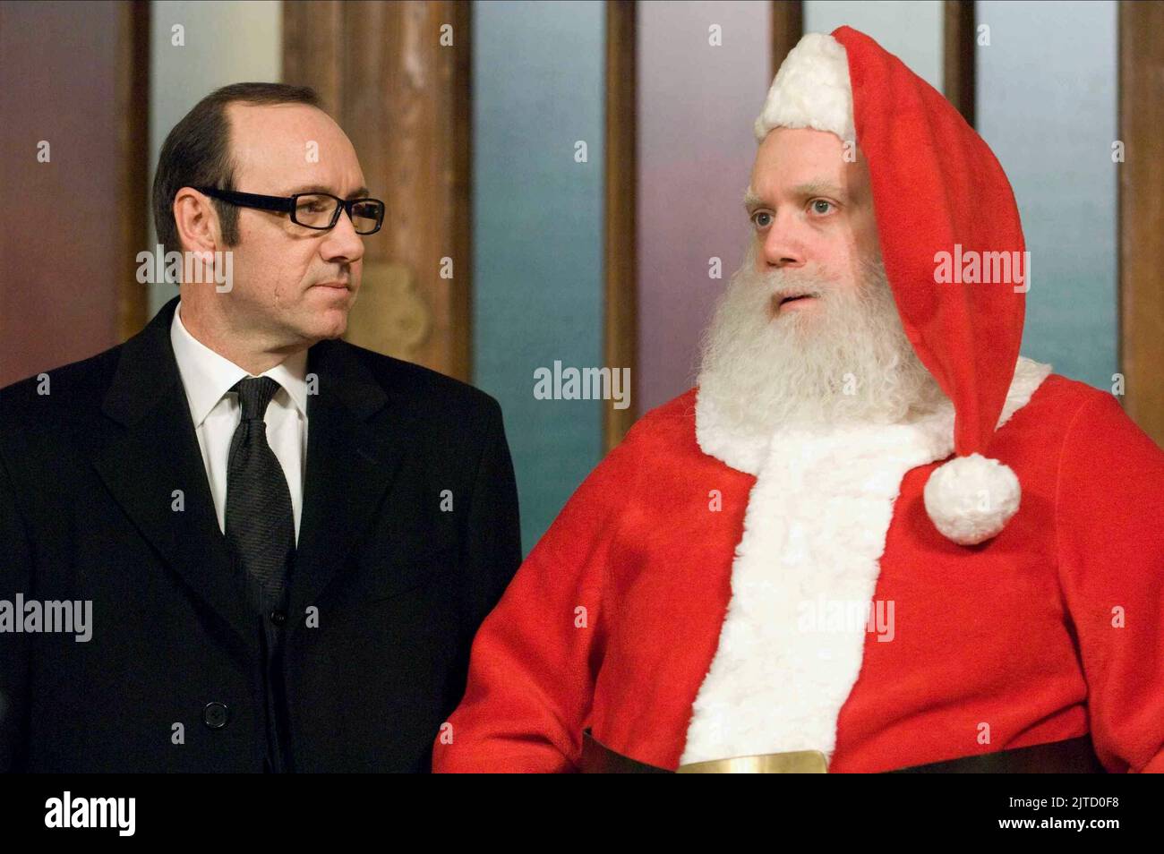 Kevin paul giamatti fred claus hi-res stock photography and images - Alamy