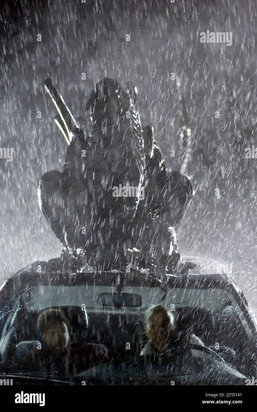 ALIEN ATTACKS CAR, ALIENS VS. PREDATOR: REQUIEM, 2007 Stock Photo - Alamy