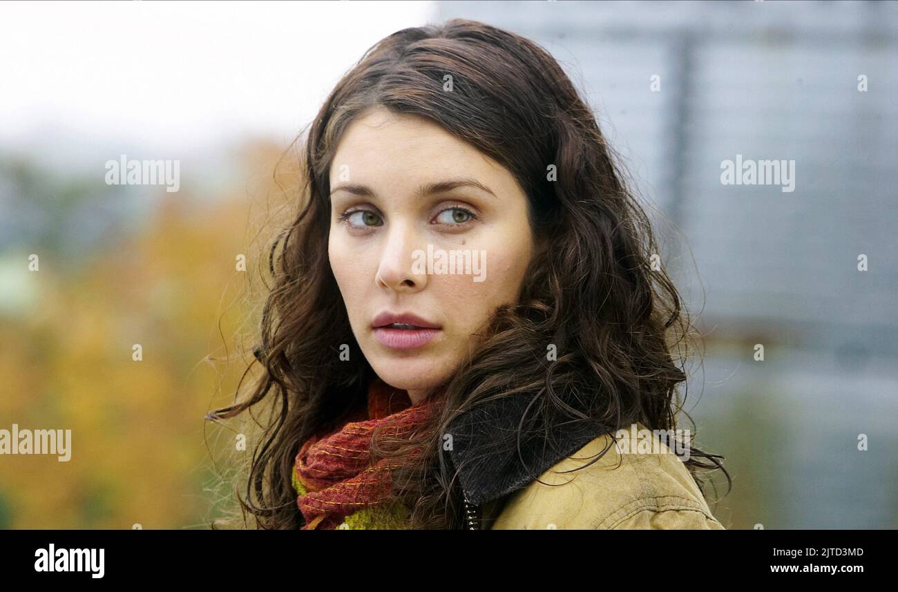 Lisa ray hi-res stock photography and images - Alamy