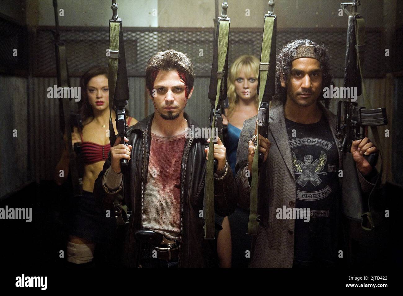MCGOWAN,RODRIGUEZ,SHELTON,ANDREWS, PLANET TERROR, 2007 Stock Photo - Alamy