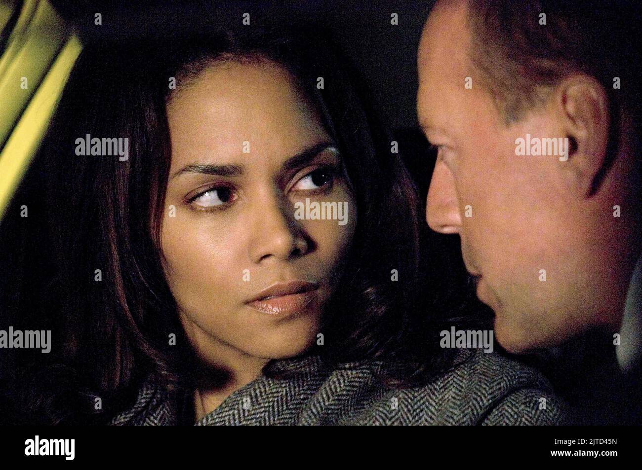 Halle berry perfect stranger 2007 hi-res stock photography and images ...