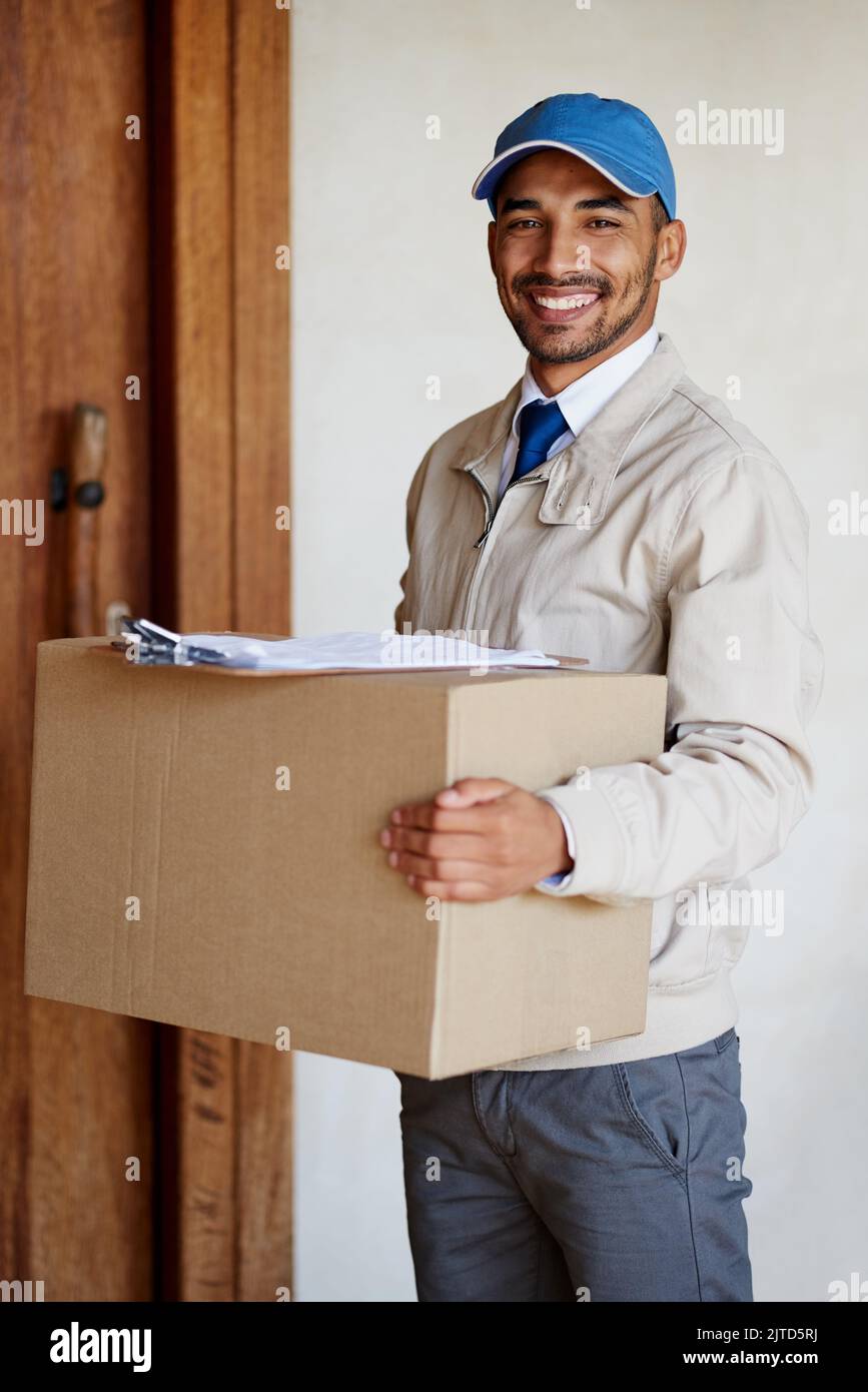 Delivery man at door hi-res stock photography and images - Alamy