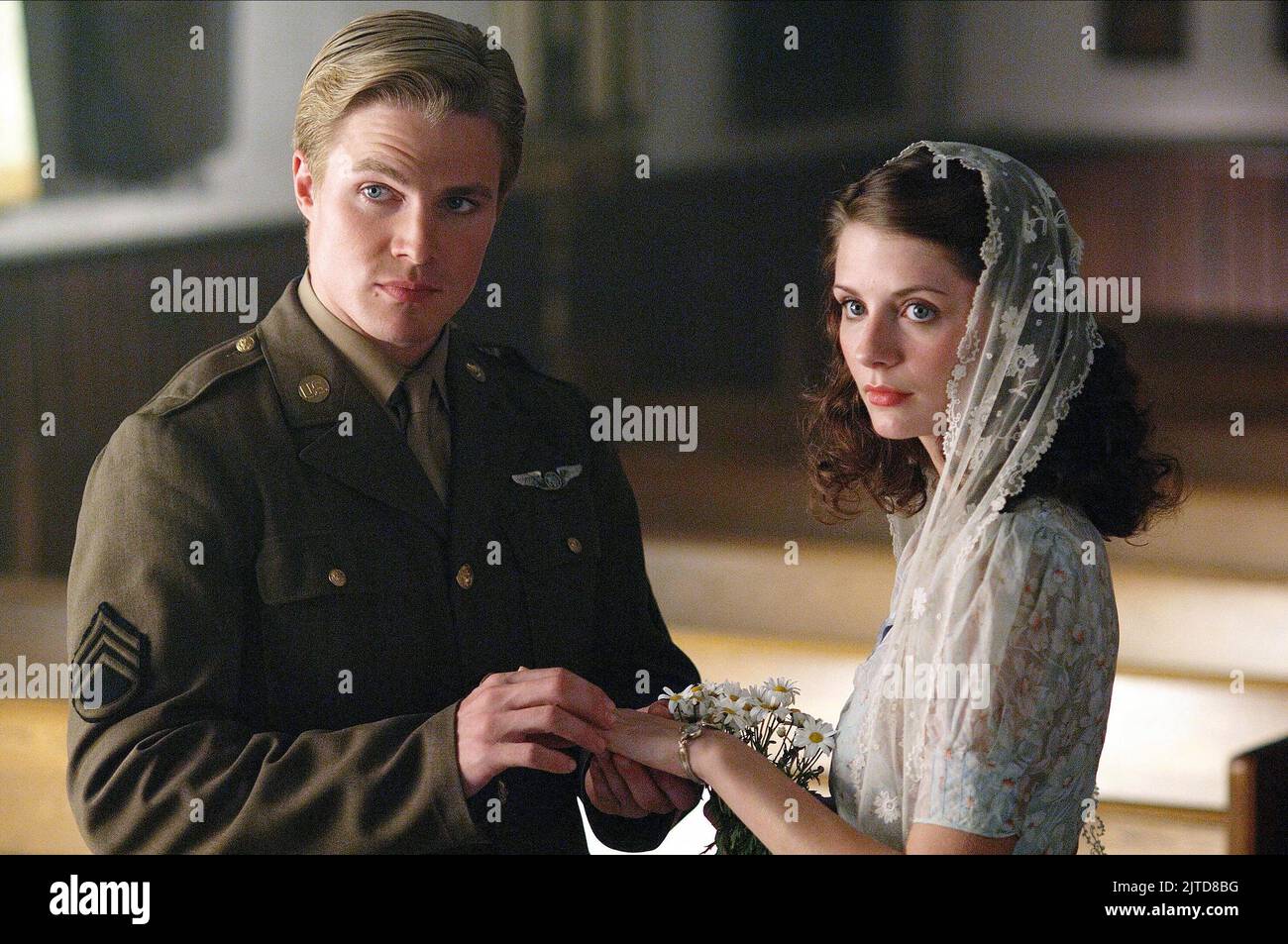 AMELL,BARTON, CLOSING THE RING, 2007 Stock Photo - Alamy