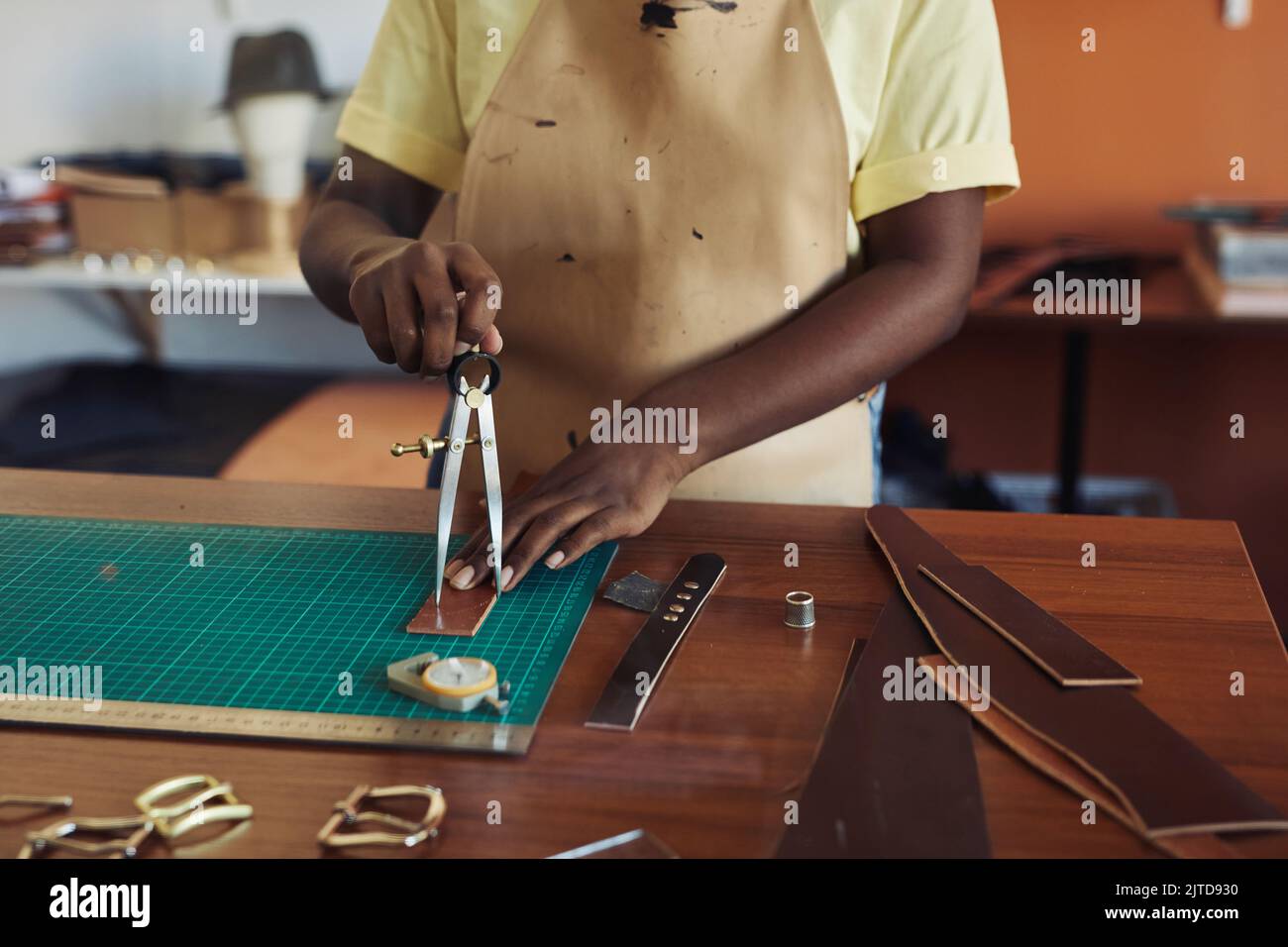 African traditional tools hi-res stock photography and images - Alamy