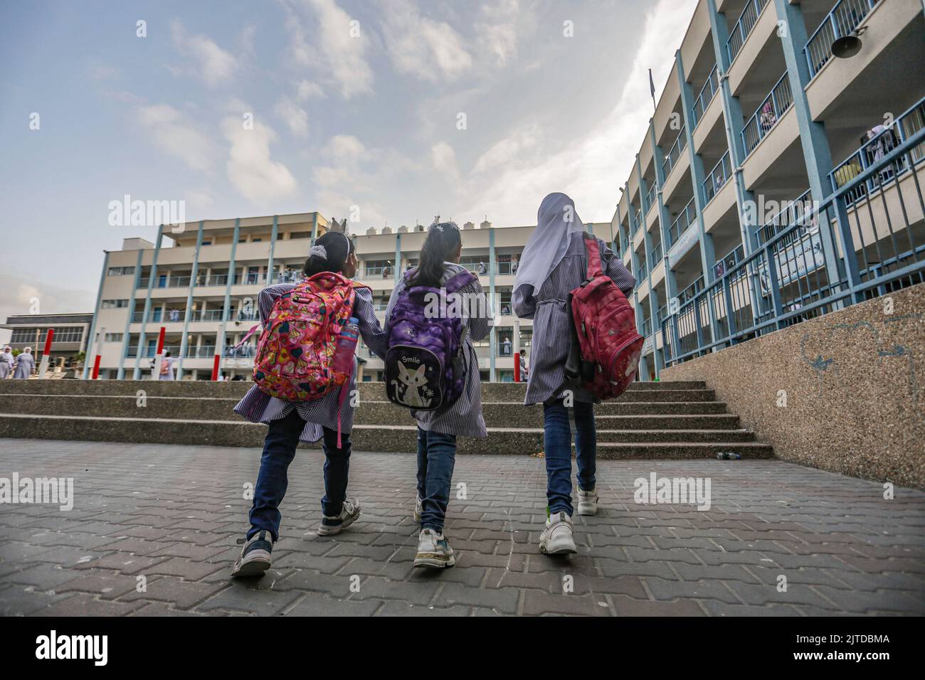 Gaza and palestinian school girls hi-res stock photography and images ...