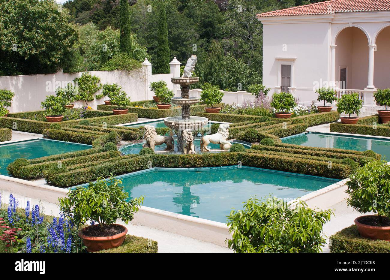 Italian renaissance garden new zealand hi-res stock photography and ...