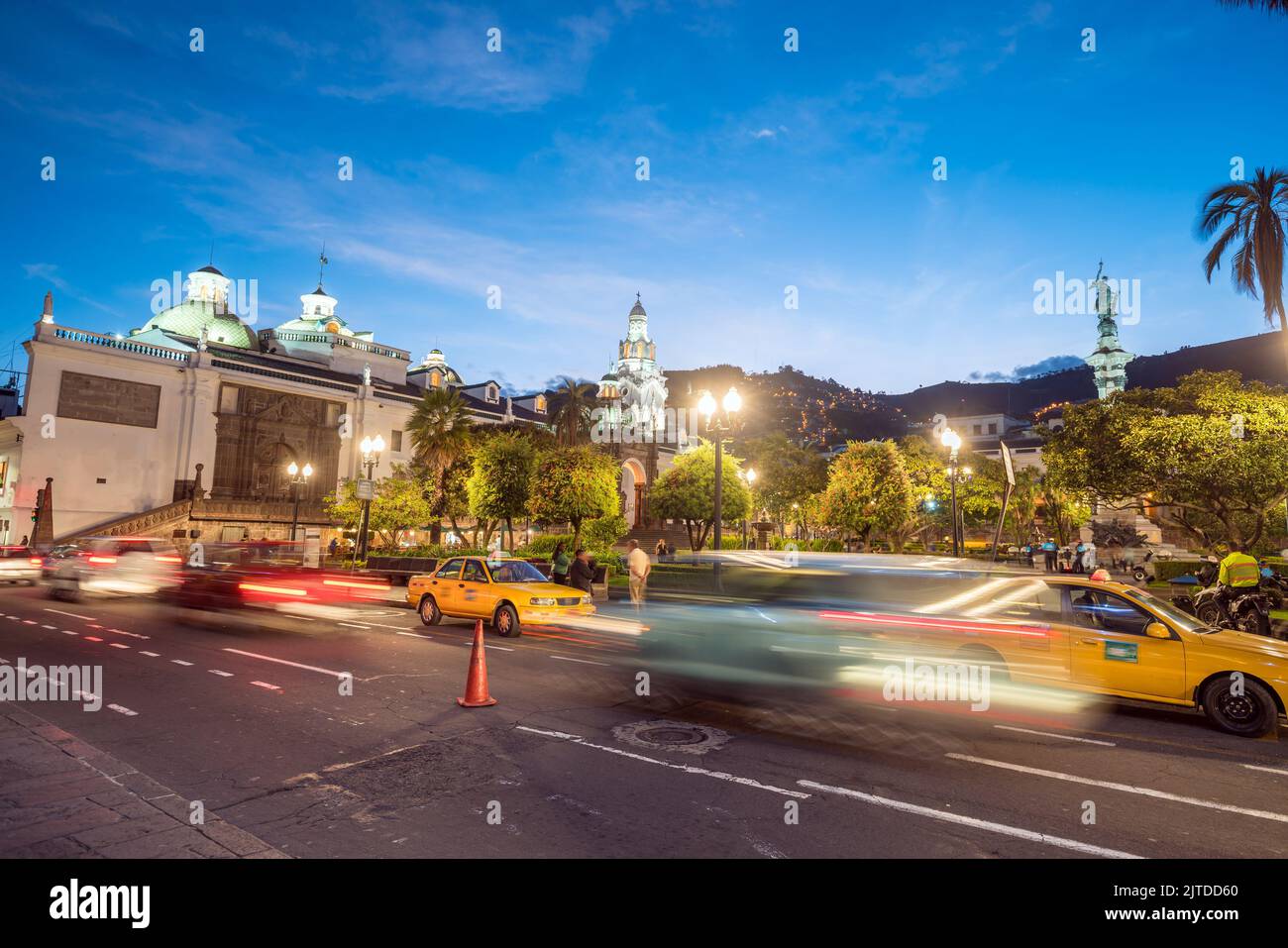 Plaza Grande in old town Quito, Ecuador at night Stock Photo - Alamy
