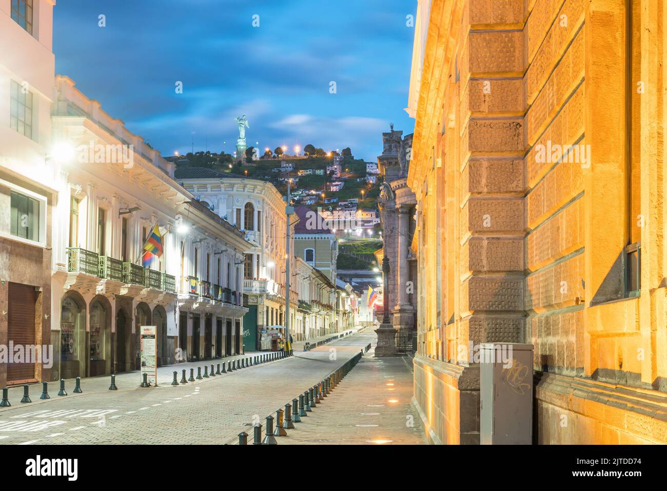 Plaza Grande in old town Quito, Ecuador at night Stock Photo - Alamy