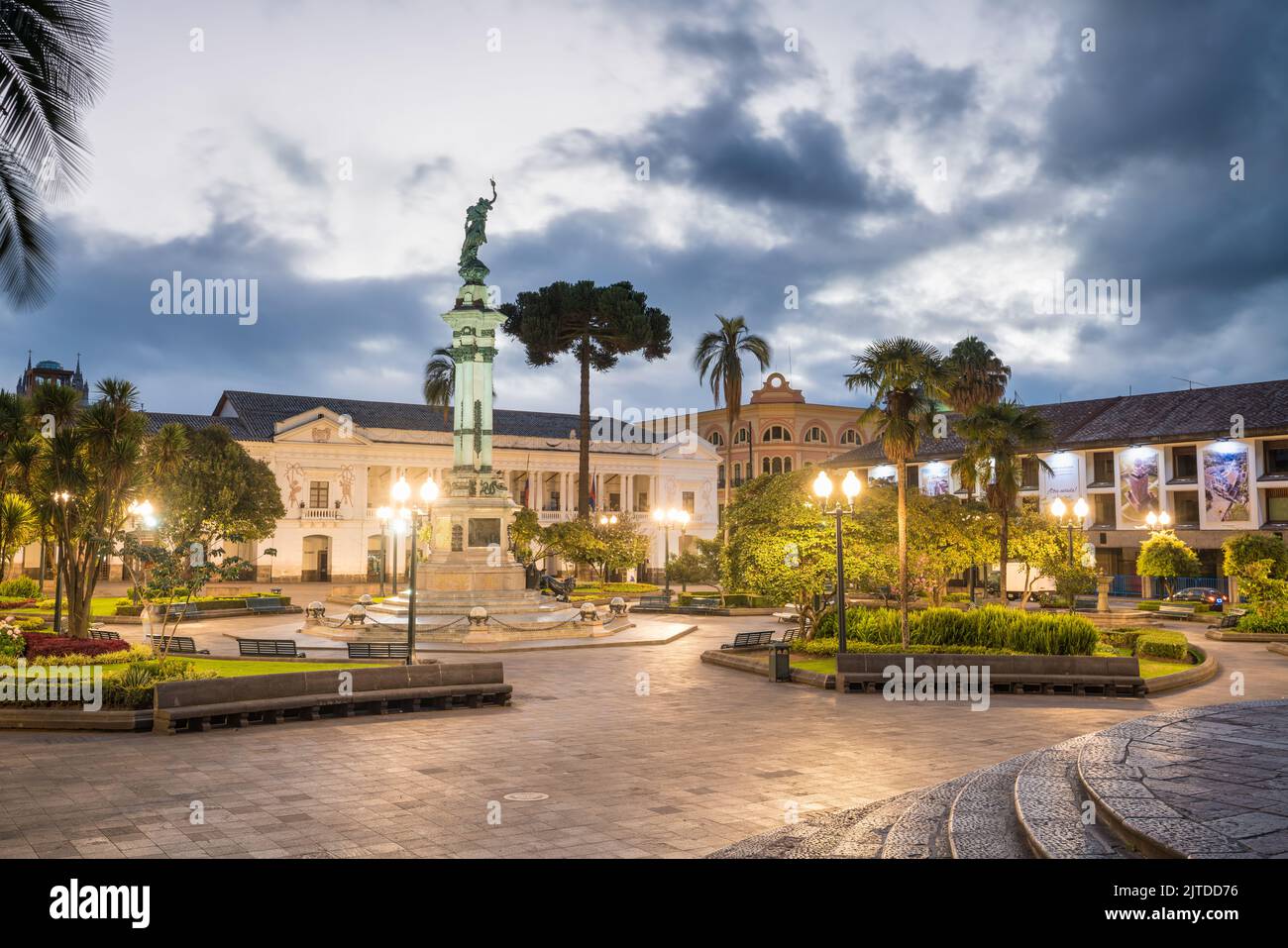 Plaza Grande in old town Quito, Ecuador at night Stock Photo - Alamy