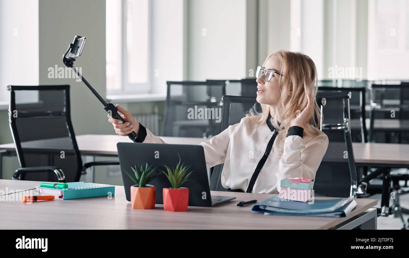 Stick selfie computer hi-res stock photography and images - Alamy