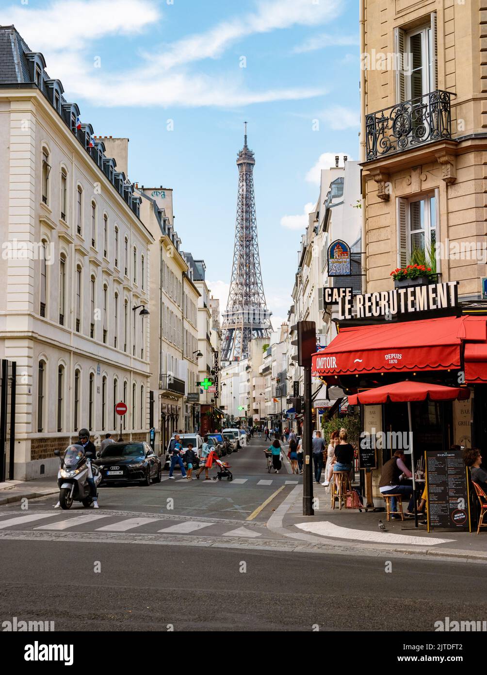 Paris people street 2021 summer hi-res stock photography and images - Alamy