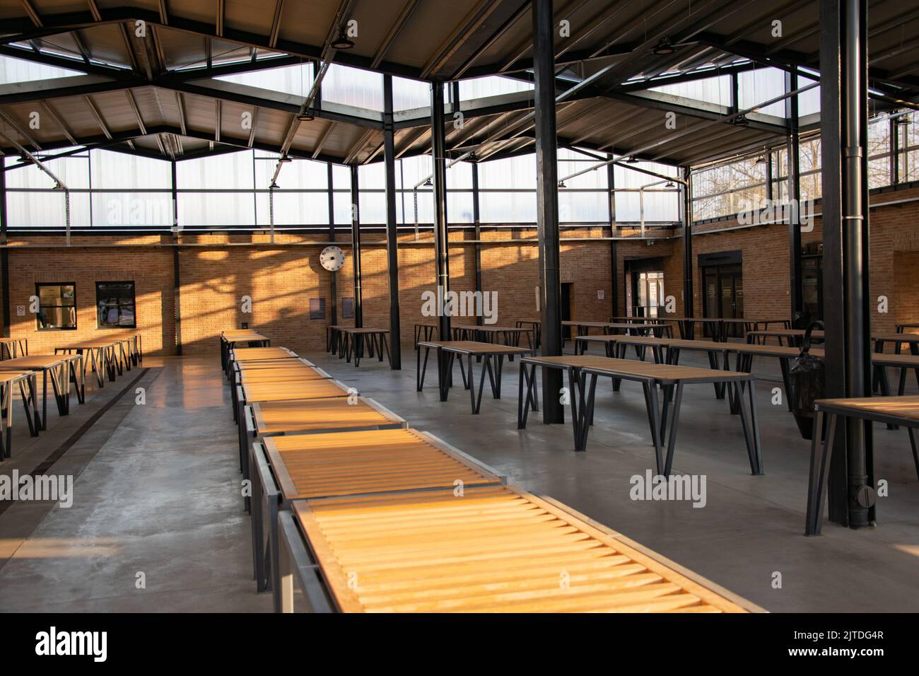 Empty farmers market hall waiting for the traders to return Stock Photo ...