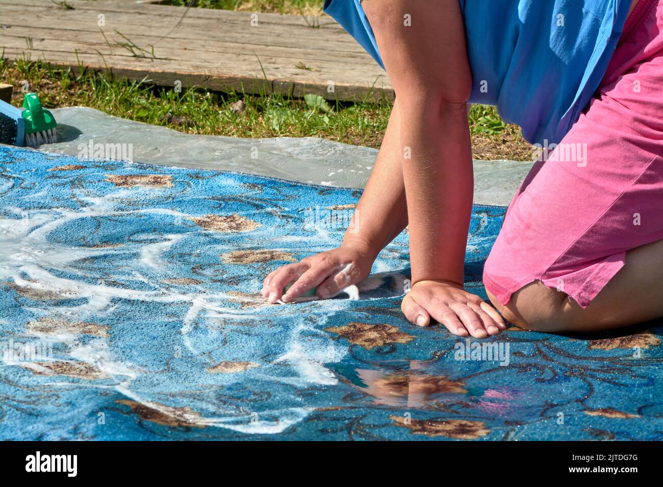 Washing carpets hi-res stock photography and images - Alamy