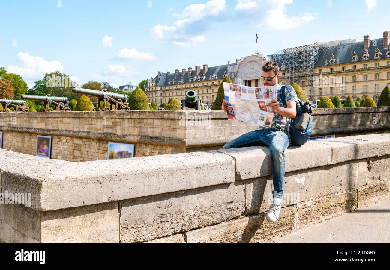 Visiting monument france mature hi-res stock photography and images - Alamy