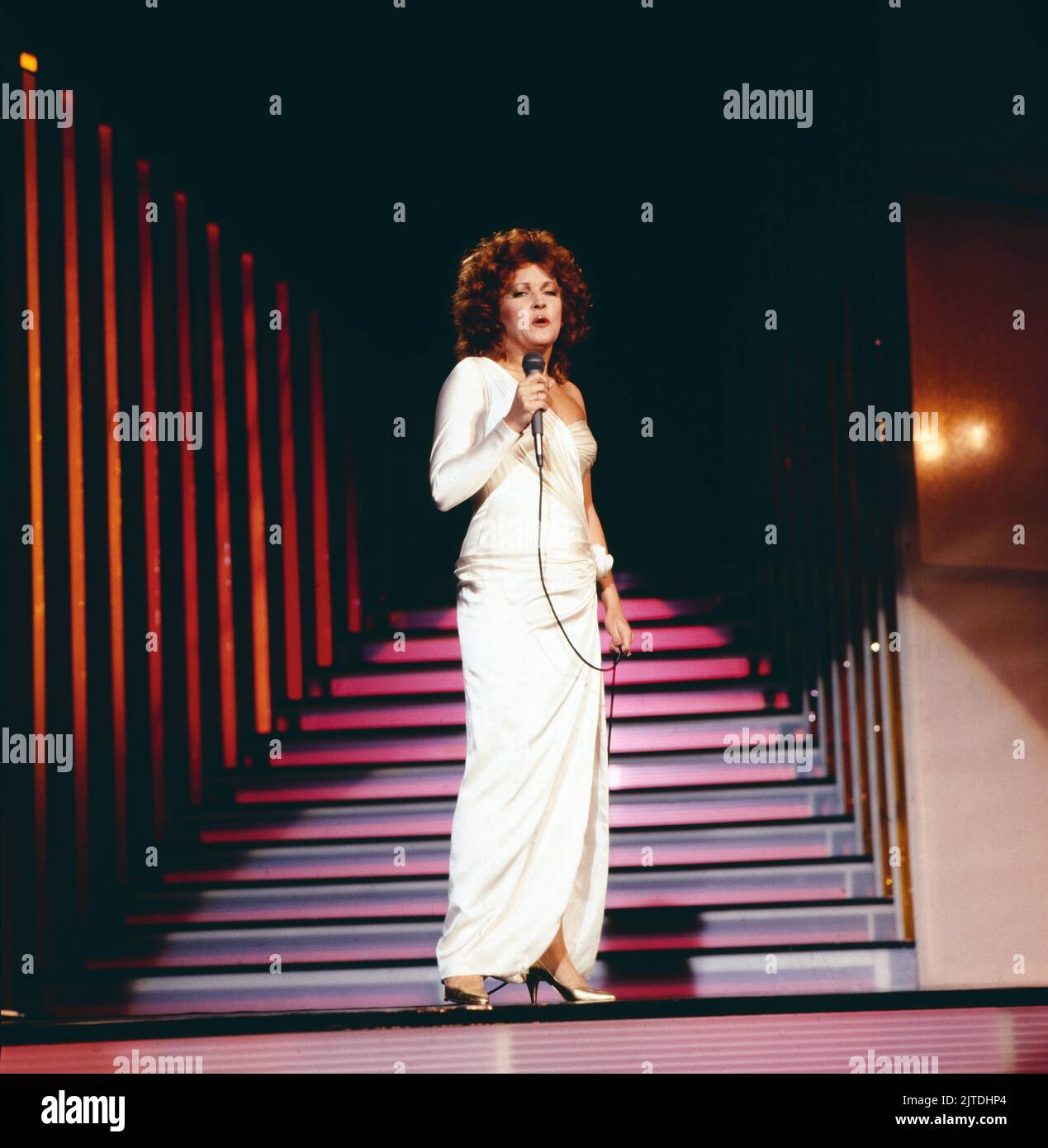 Angelika Milster, deutsche Sängerin, Schauspielerin und ...