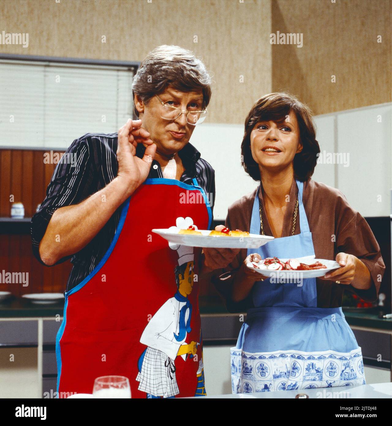 Koch-Stammtisch, Vico Torriani unterhält sich mit Schauspielern über ...