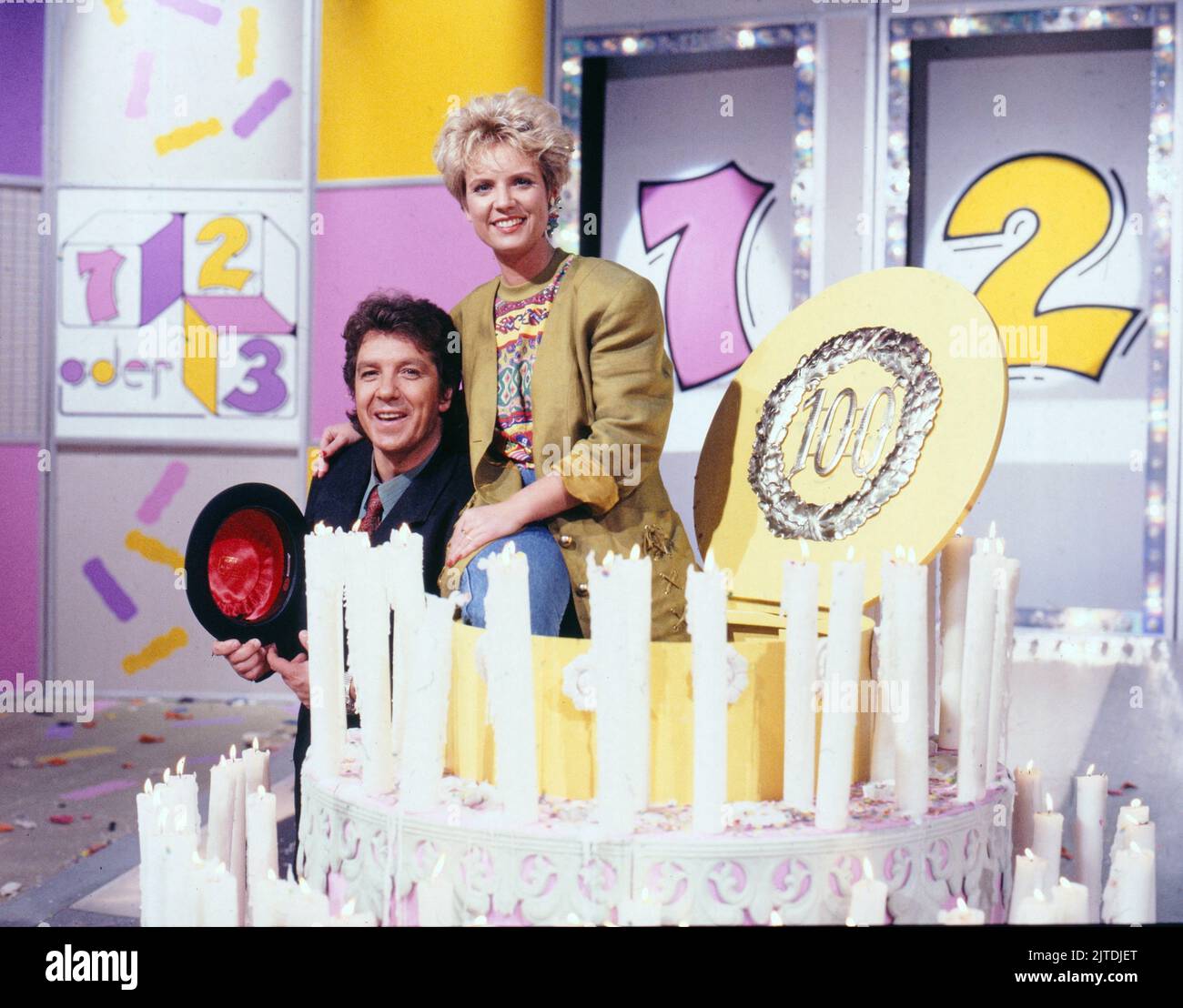 100th quiz show hi-res stock photography and images - Alamy