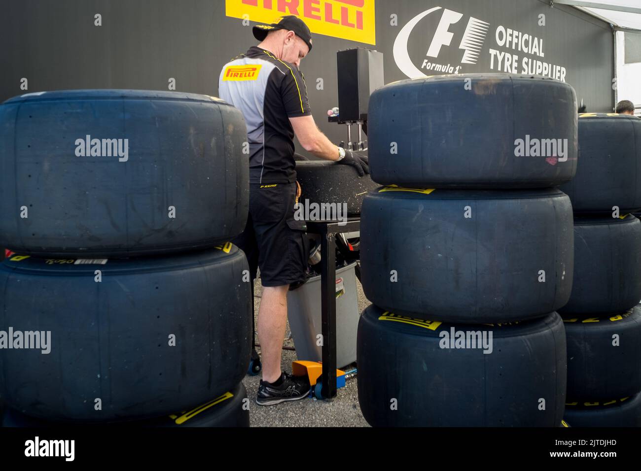 Pirelli teams hi-res stock photography and images - Alamy