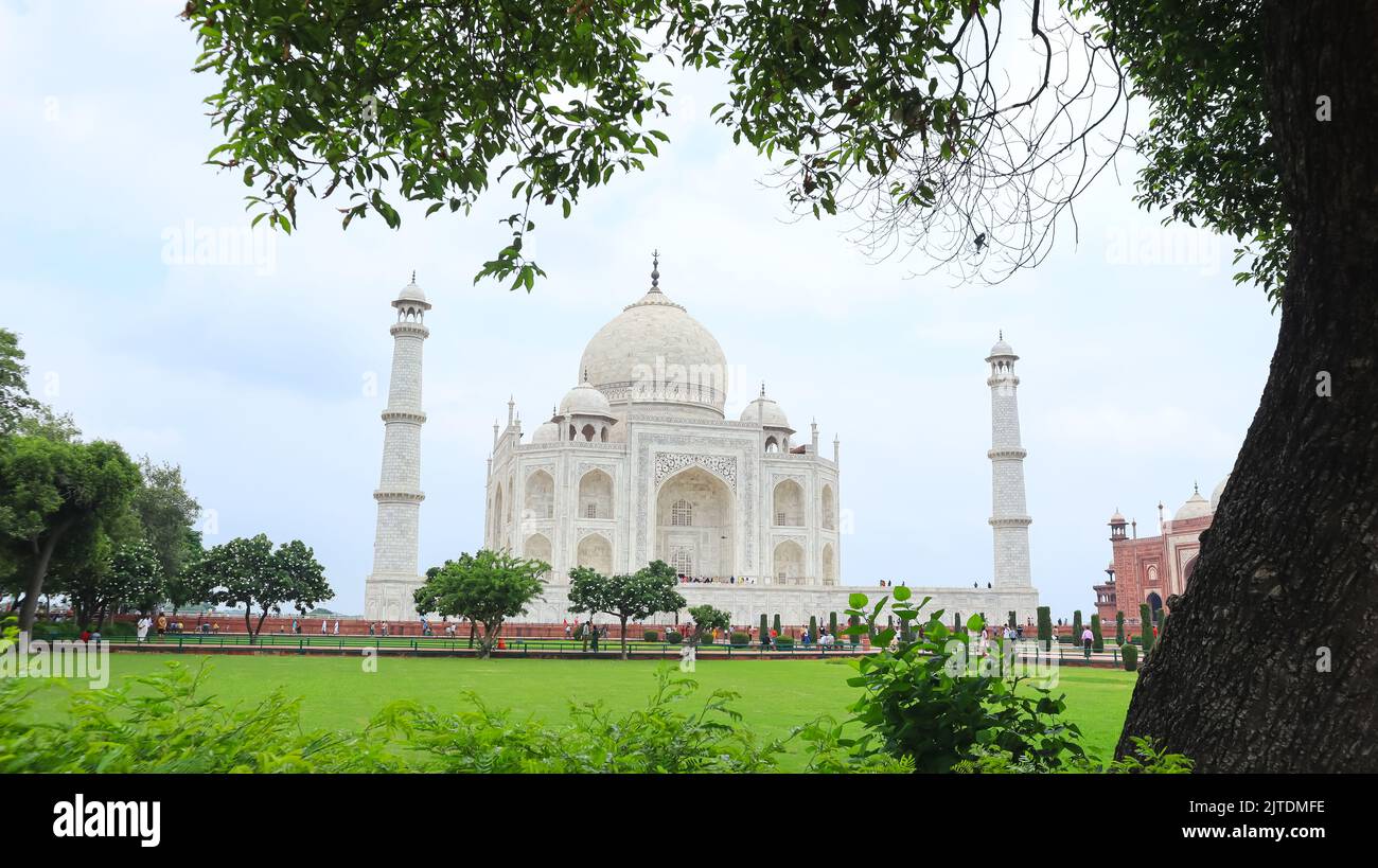 The Beautiful View of Taj Mahal, { UNESCO world Heritage Site, Agra ...