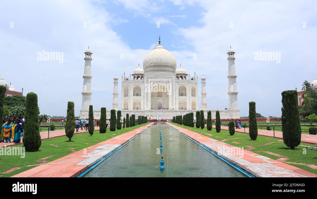 Rear view taj mahal hi-res stock photography and images - Alamy