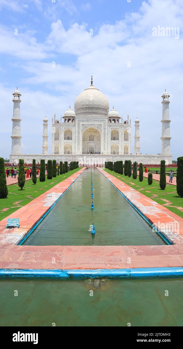 The Beautiful Portrait View Taj Mahal, Agra, Uttar Pradesh, India Stock ...