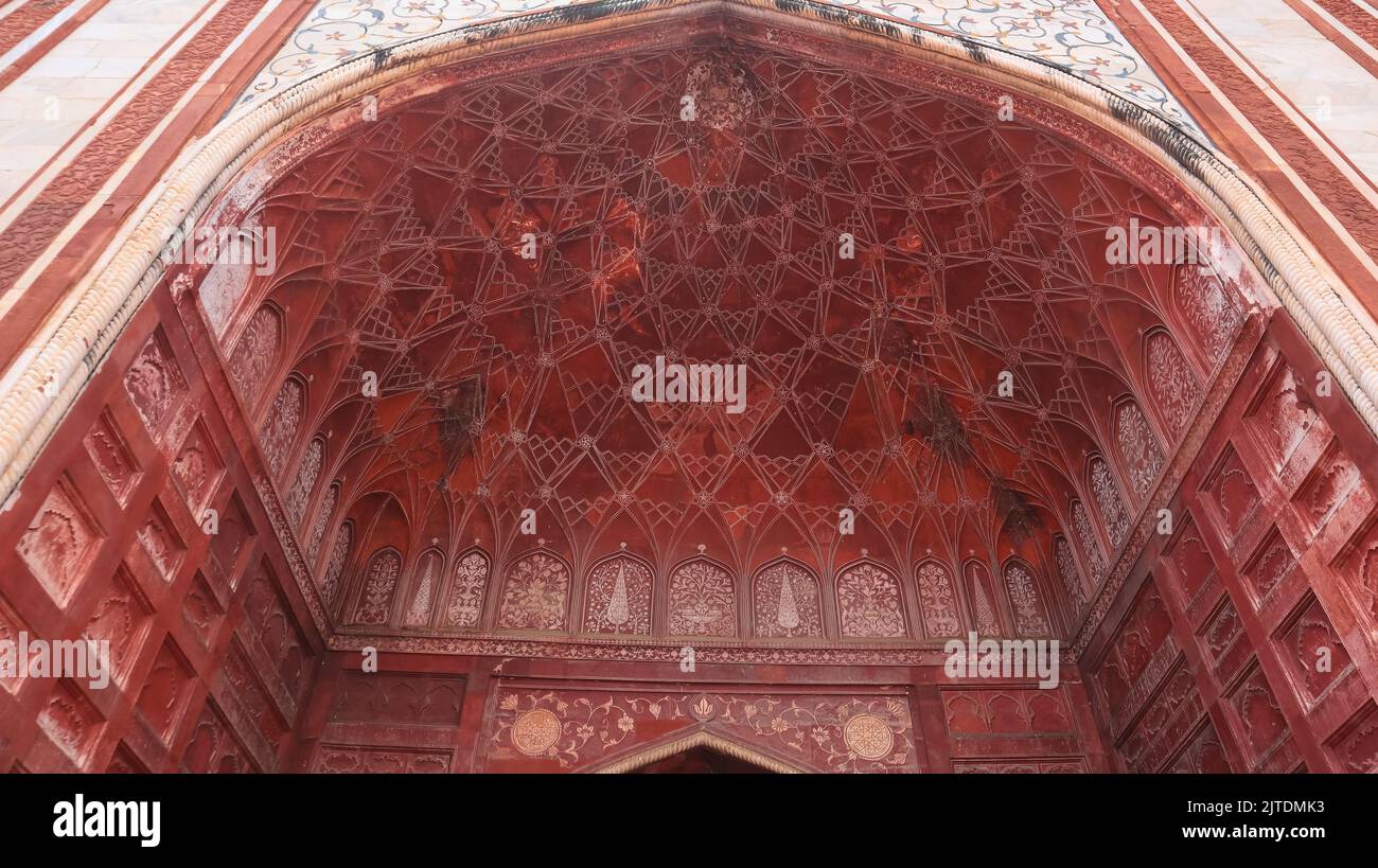 The Beautiful Architecture of Royal Mosque at Taj Mahal inside the ...