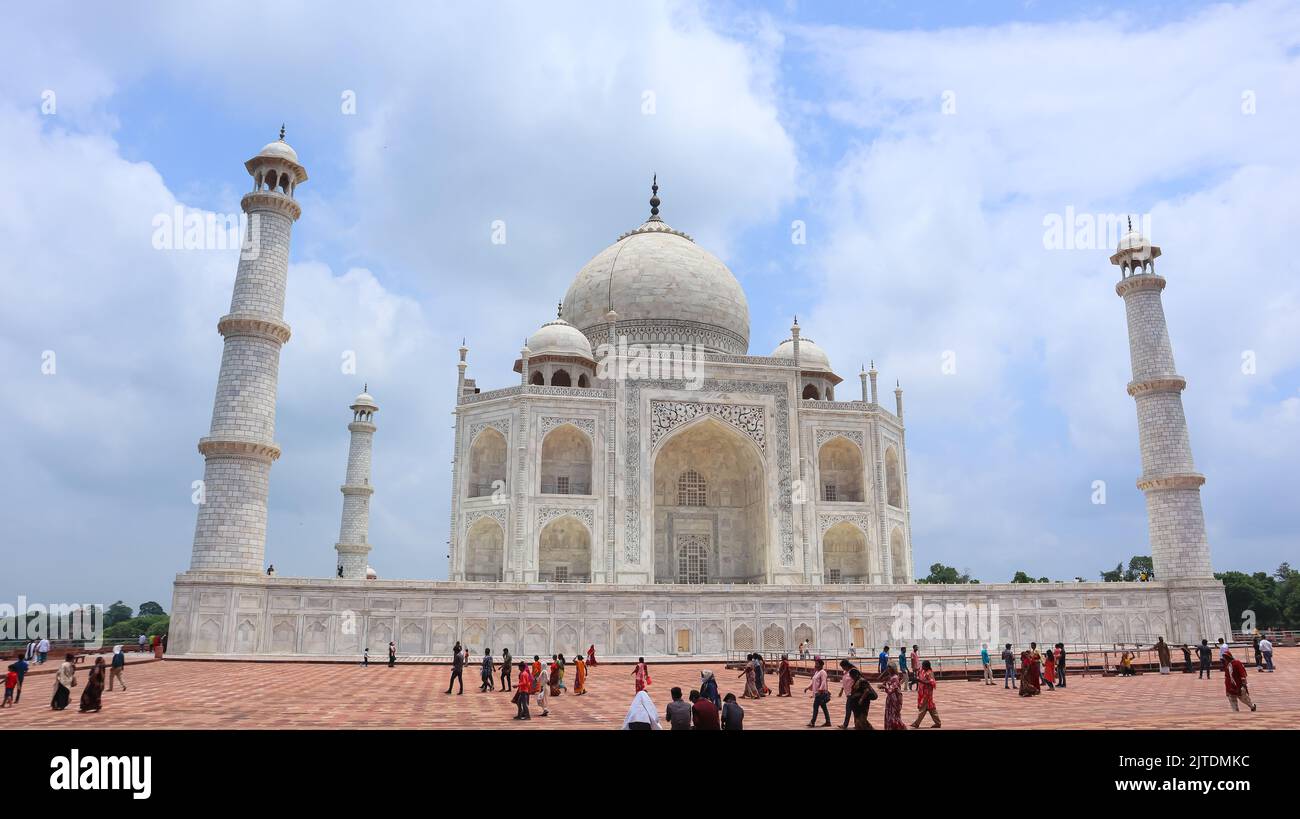 Taj mahal side view hi-res stock photography and images - Alamy