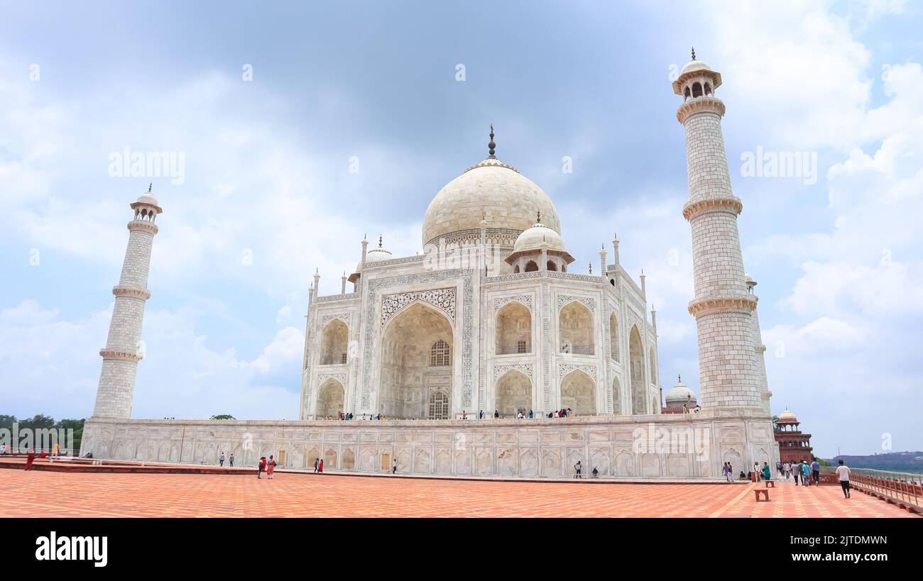 Taj mahal side view hi-res stock photography and images - Alamy