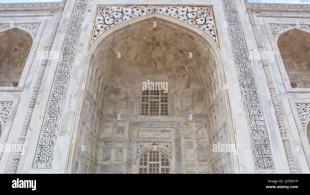 The Beautiful Architecture of Taj Mahal, White Marble, Agra, Uttar ...