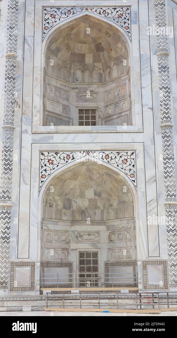 The Beautiful Architecture of Taj Mahal, White Marble, Agra, Uttar ...