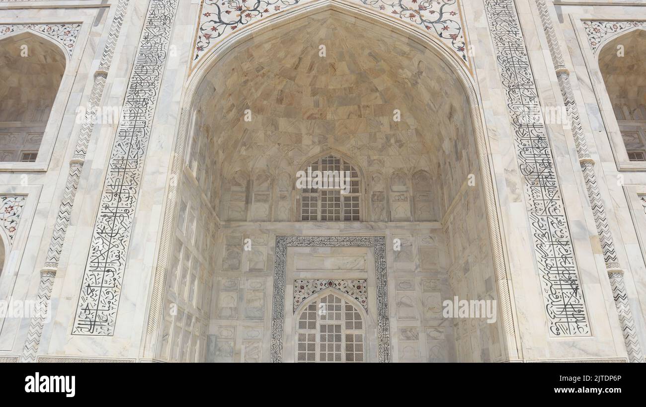 The Beautiful Architecture of Taj Mahal, White Marble, Agra, Uttar ...