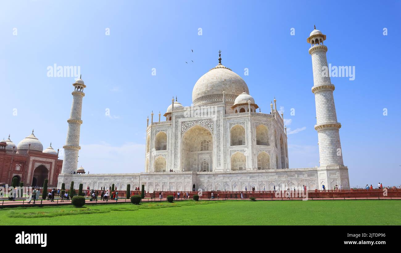 Taj mahal side view hi-res stock photography and images - Alamy