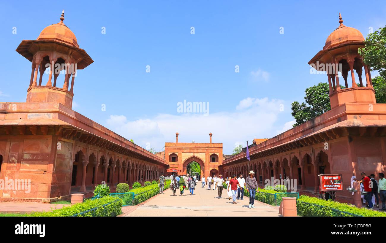 The Beautiful Red Color Entrance of Taj Mahal, Agra, Uttar Pradesh ...