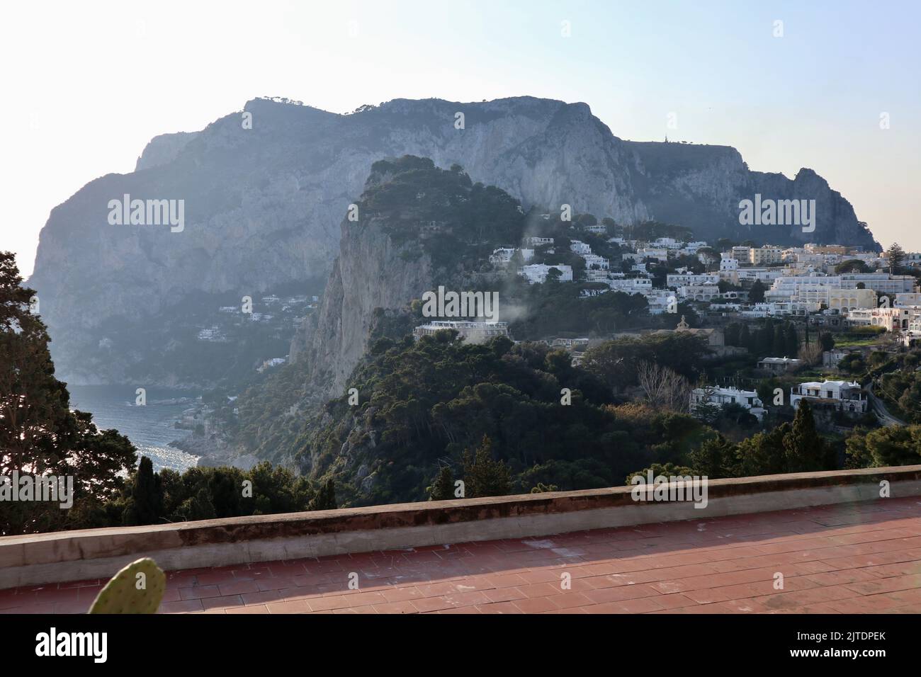 Capri - Scorcio di Monte Solaro dal Belvedere Tragara Stock Photo - Alamy