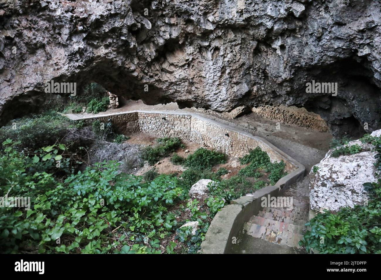 Sentiero sentiero sentiero percorso hi-res stock photography and images ...