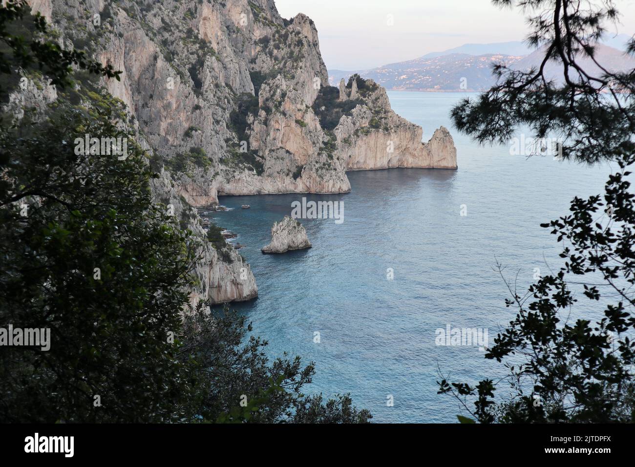 Capri - Punta della Chiavica dal sentiero di Pizzolungo Stock Photo - Alamy