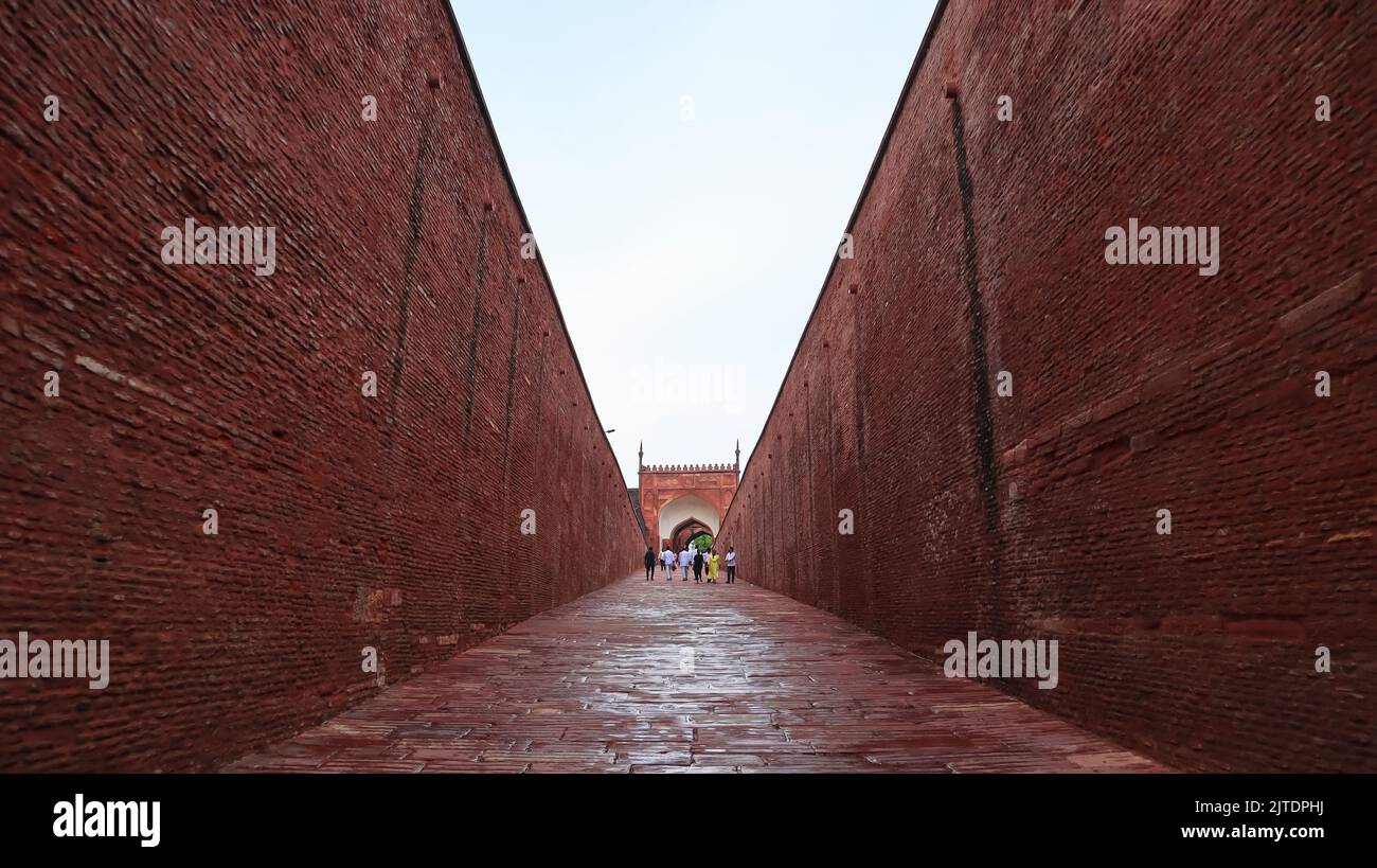 The Beautiful Interior and Exterior of Agra Fort, Agra, Uttar Pradesh ...