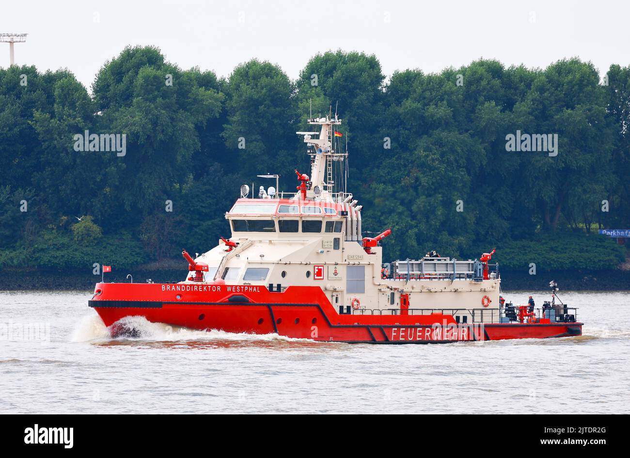 Hamburg, Germany. 04th Aug, 2022. The fire-fighting boat "Branddirektor ...