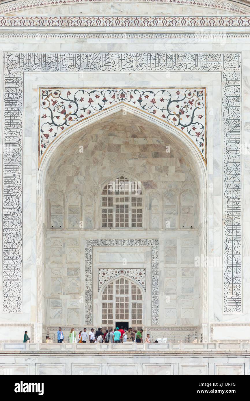 The Beautiful Architecture of Taj Mahal, White Marble, Agra, Uttar ...