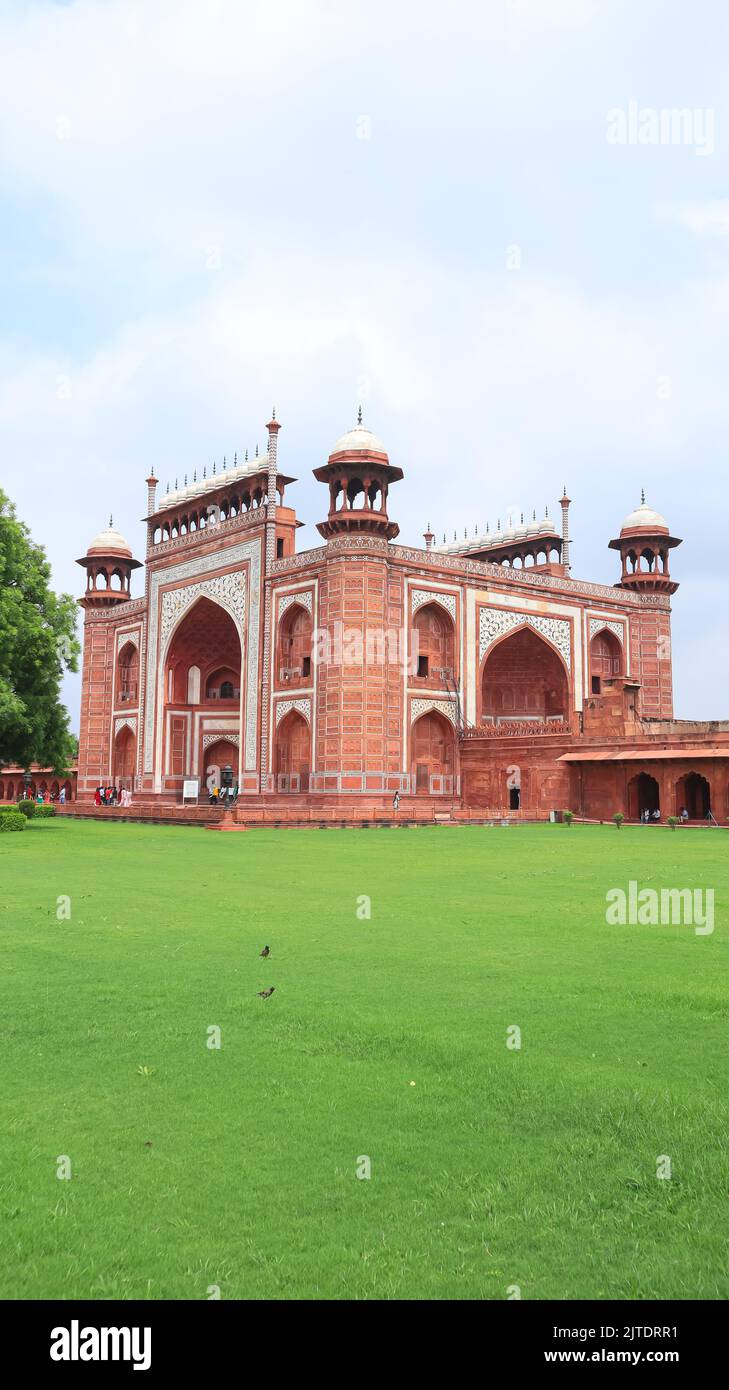 The Beautiful Architecture of Royal Mosque at Taj Mahal inside the ...