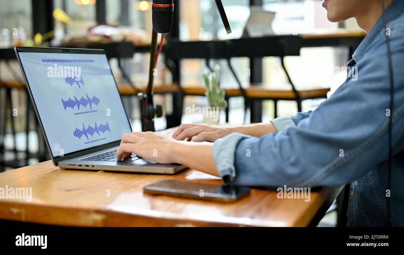 Professional sounds hi-res stock photography and images - Alamy