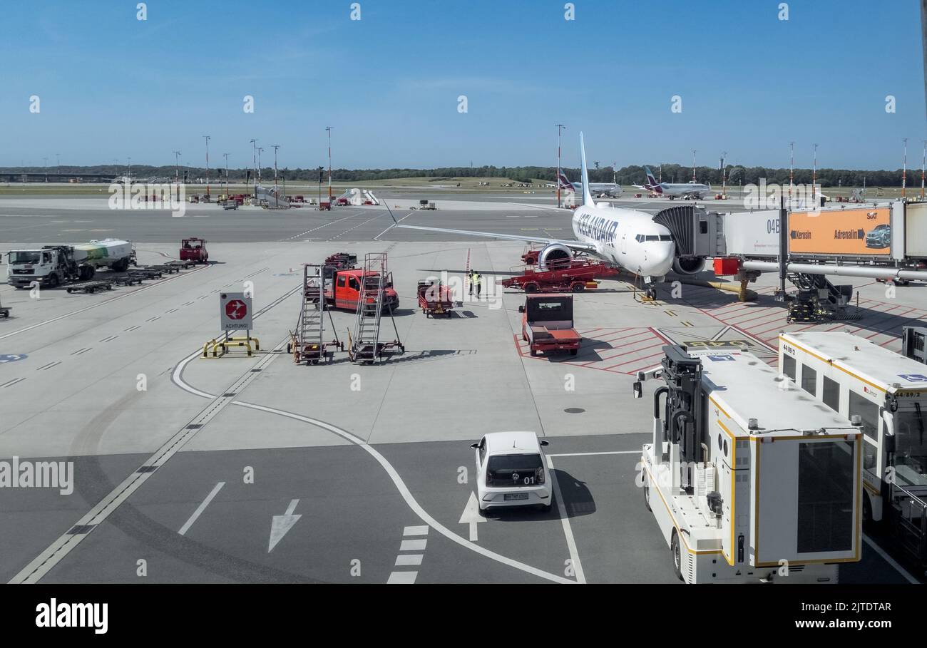 Hamburg, Germany. 23rd Aug, 2022. View of the apron of Hamburg Airport ...
