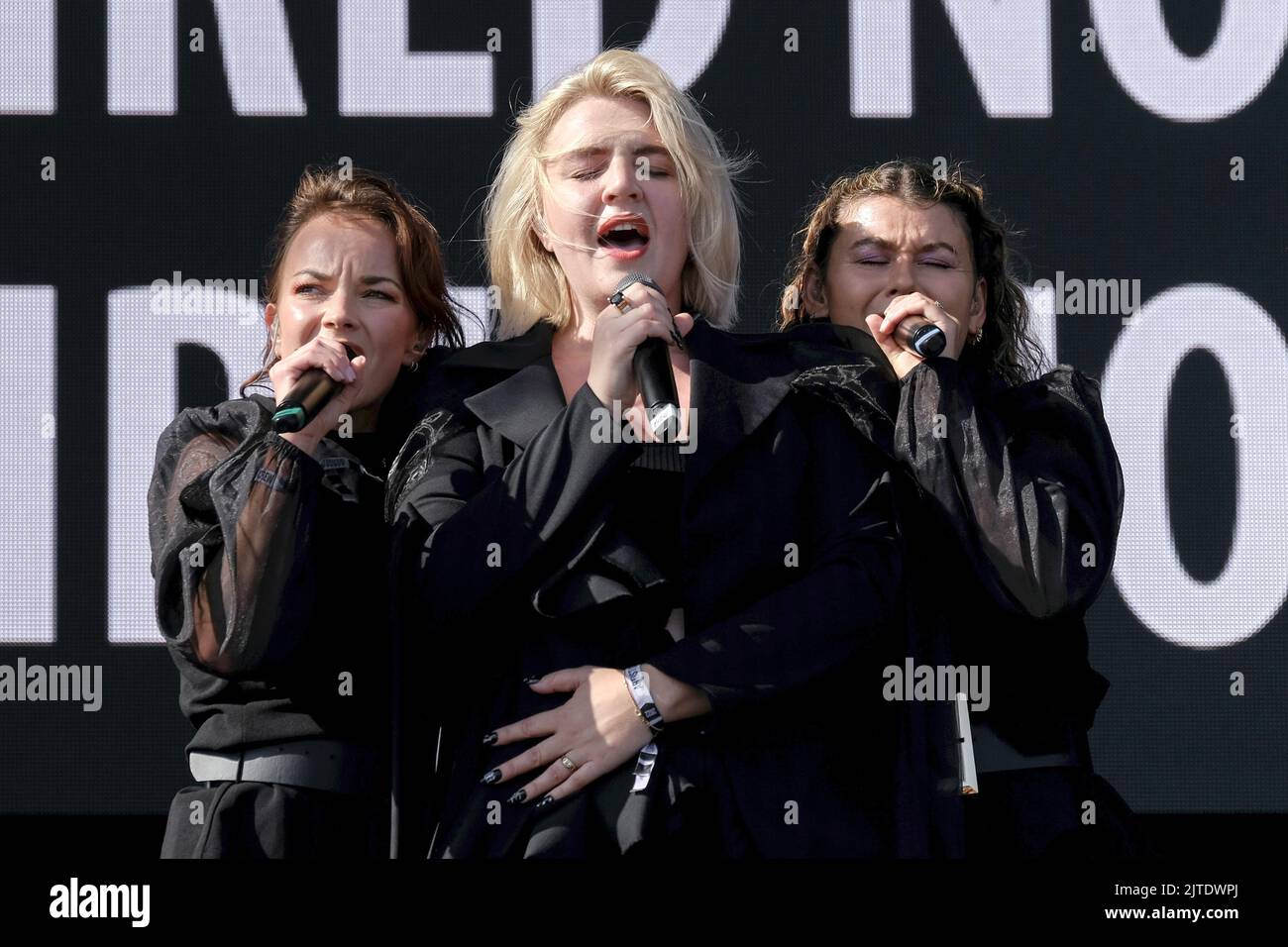 Southsea, UK. 26th Aug, 2022. (L-R) Backing vocalist, dancer and actor ...