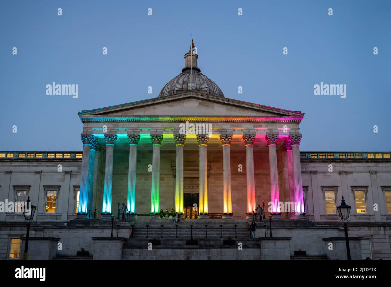 Ucl university steps hi-res stock photography and images - Alamy